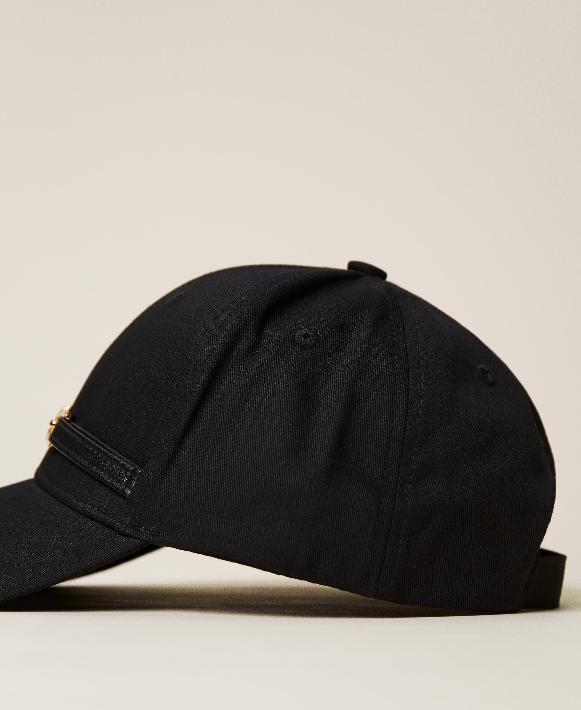 Baseball cap with logo clasp Woman, Black | TWINSET Milano