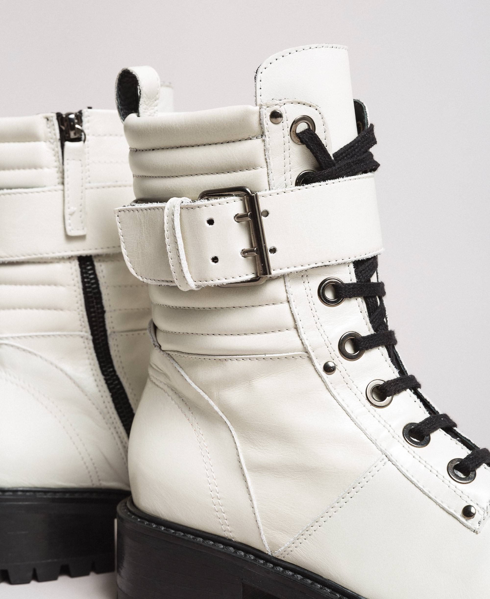Botas con encaje de piel con tiras tobilleras Mujer, Blanco | TWINSET ...